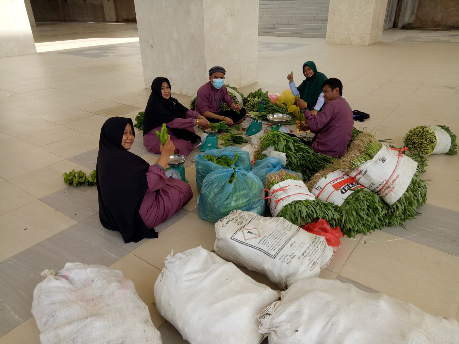 UPZ MASJID SULTAN BERBAGI PAKET SAYUR MAYUR KEPADA KAUM DHUAFA – Masjid ...